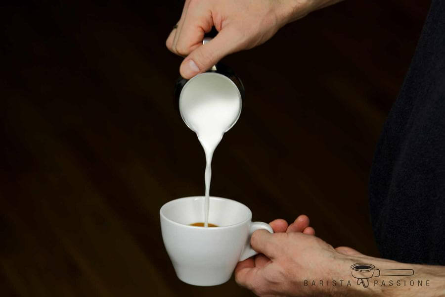 Milch & Kaffee | Tipps für die Zubereitung von Kaffeegetränken mit Milch